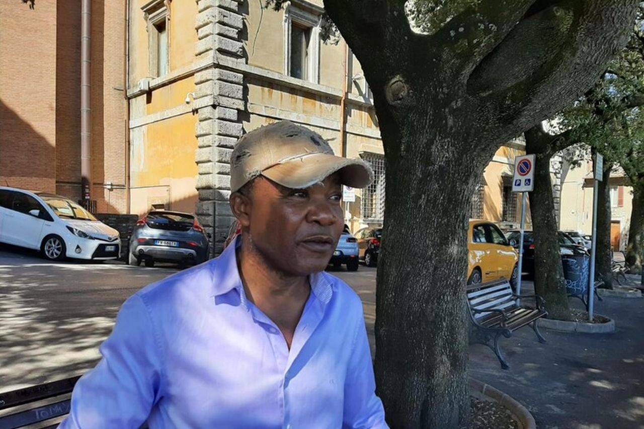 Cosa fa oggi Patrick Lumumba, l'uomo accusato e scagionato per il ...